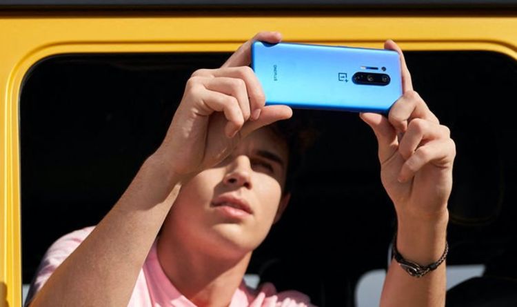 Does OnePlus 8/8 Pro have memory card slot