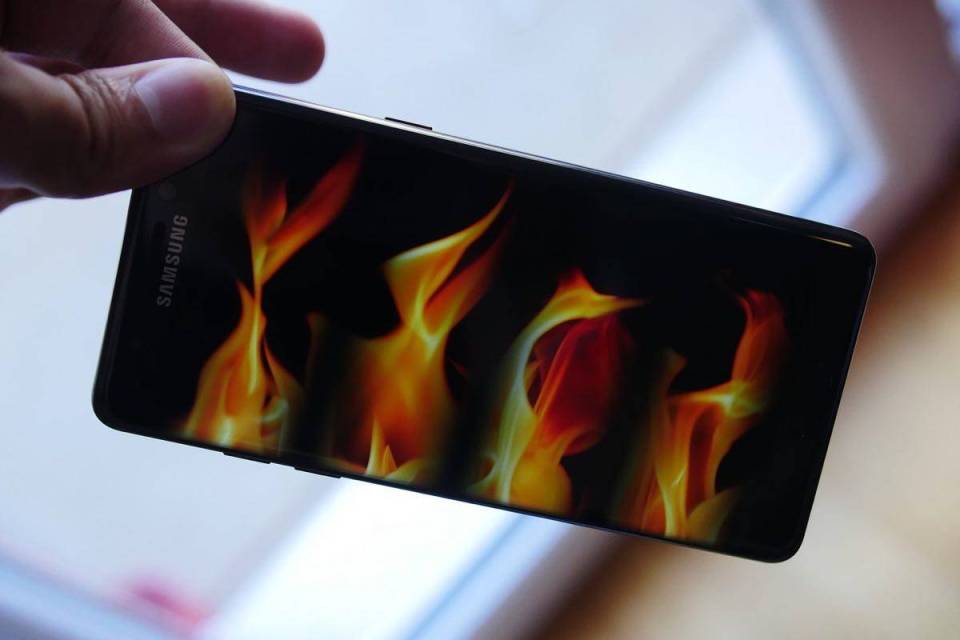 Why Samsung Note 7 Exploded?