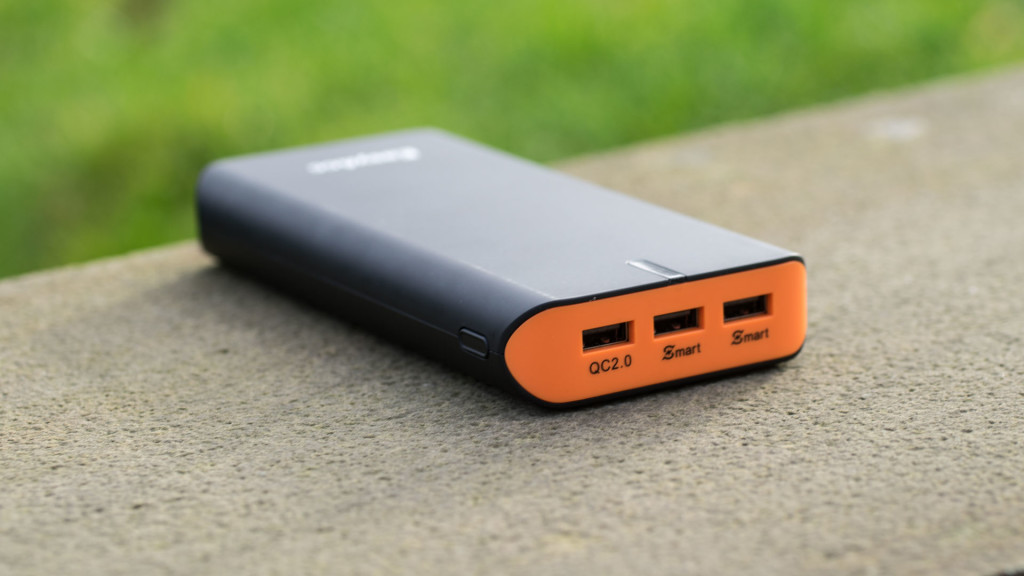 EasyAcc-PB20000QC-mit-Quick-Charge-2.0-20000mAh-und-USB-Type-C-im-Test ...