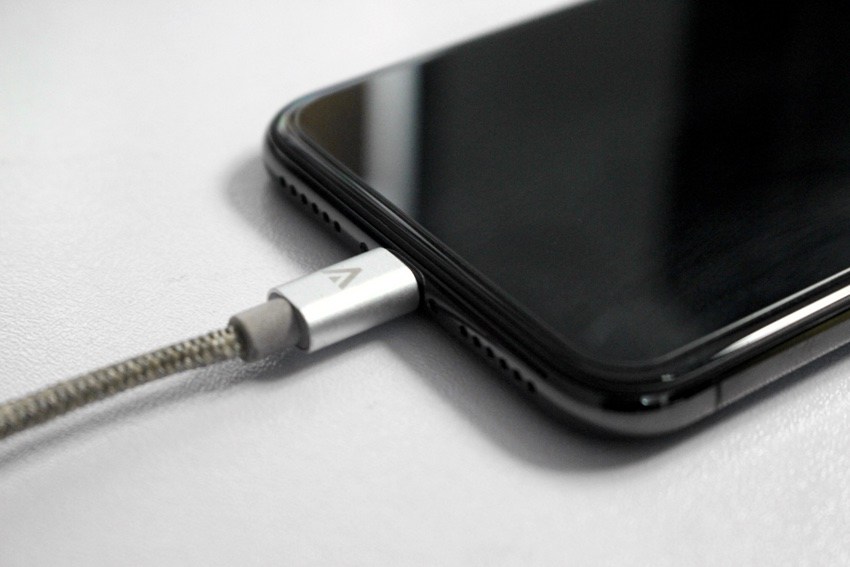 How to Charge iPhone XS and iPhone XS Max Properly?