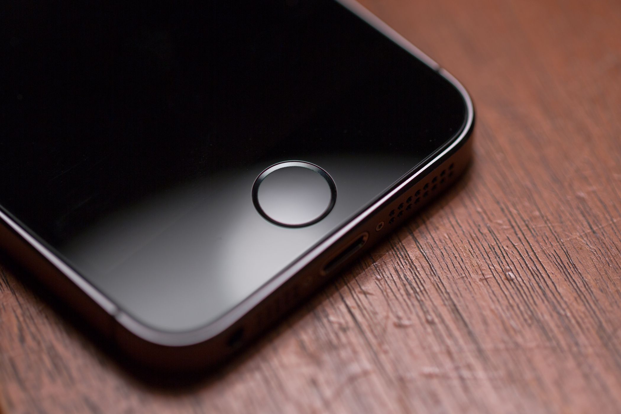 Does iPhone 12 series have a home button