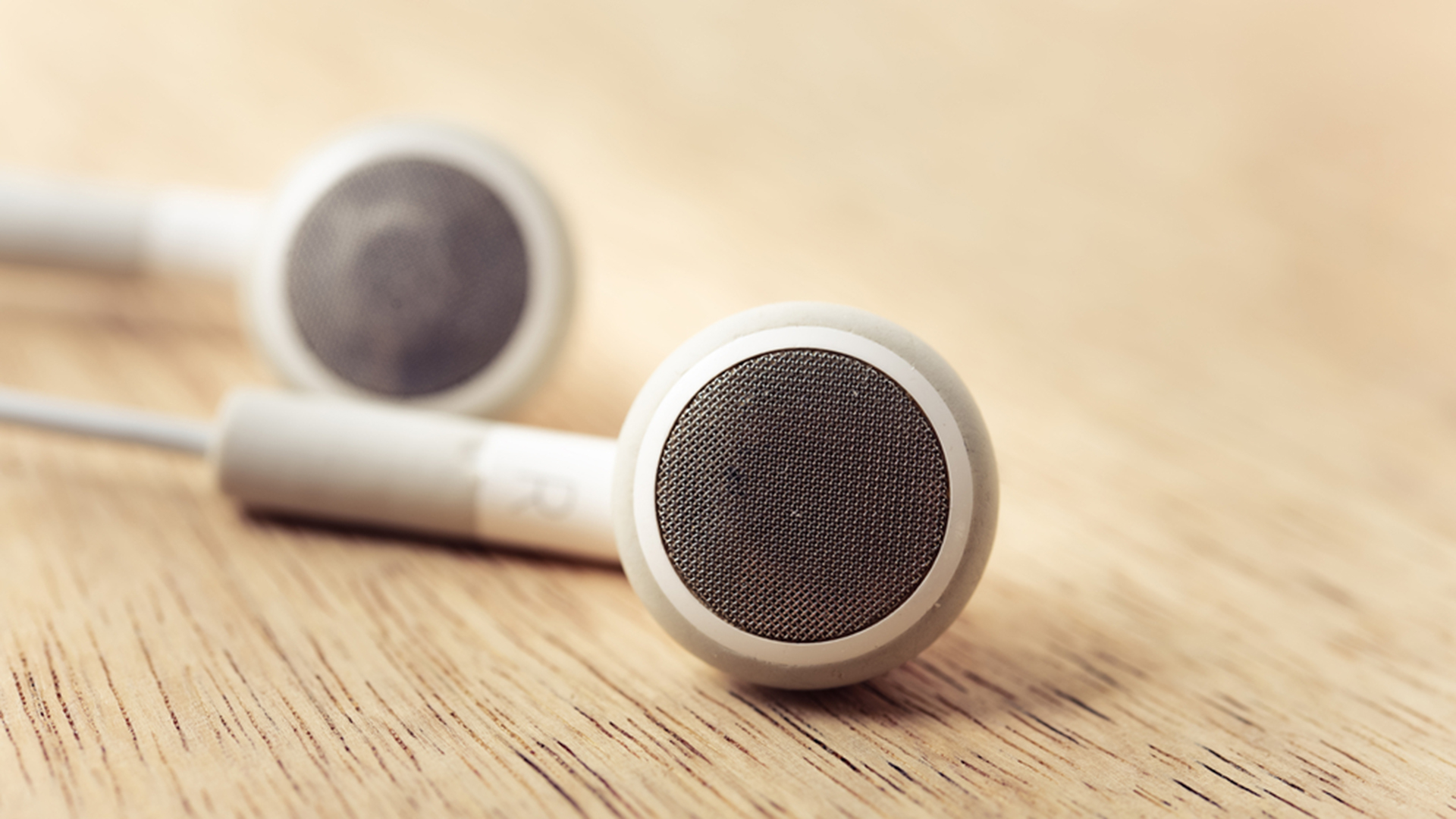 How to clean your earbuds